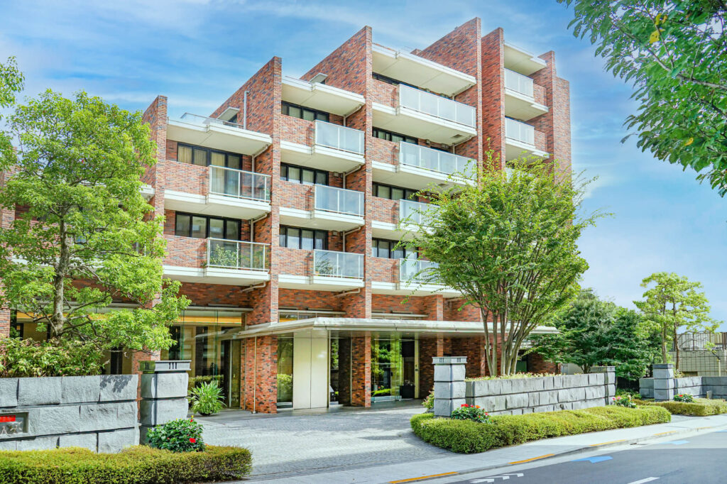 マンション一棟買いの成功ポイントと指標にする利回り！メリット・デメリットや注意点